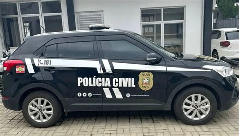 Homem vai à delegacia para registrar boletim e acaba preso