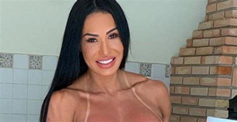 Irm Ca Ula De Gracyanne Barbosa Choca Ao Mostrar Que Tamb M Tem Bumbum