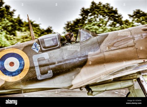 Avion De Chasse Spitfire Fighter Ww2 Banque De Photographies Et D