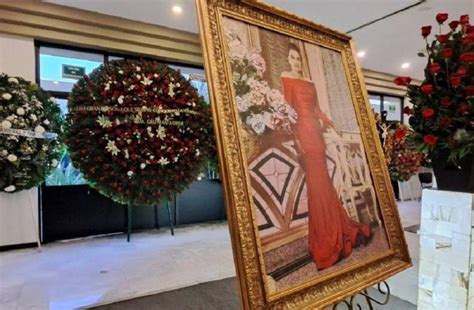 La Gilbertona Recibe Flores De La Familia De El Chapo Y Del Mayo
