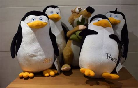DREAMWORKS PENGUINS MADAGASCAR Private Kowalski Skipper Rico Ice Age