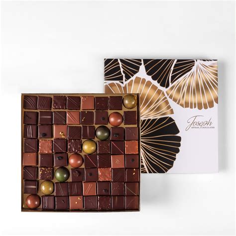 Joseph Assortiment Chocolats Noir et Lait Noël 520g 64 pièces