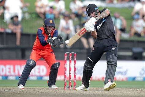 Doug Bracewell Plays Watchfully ESPNcricinfo