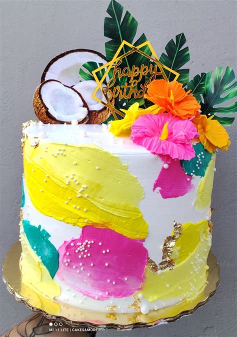 Hawaiana O Tropical Pastel En Crema Chantilly Detalles En Fondant Y