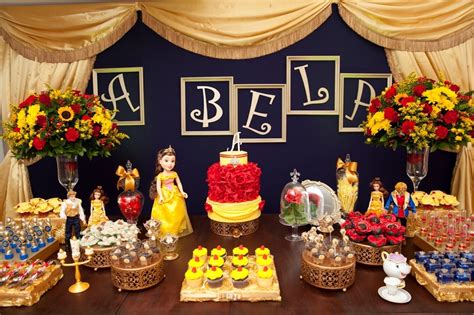 Fotos Decoradora cria clima de castelo em aniversário tema A Bela