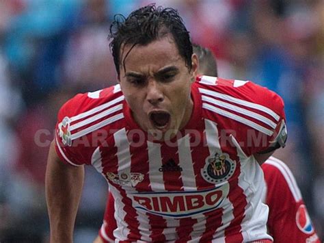 Chivas se lleva el Clásico nacional en el Azteca
