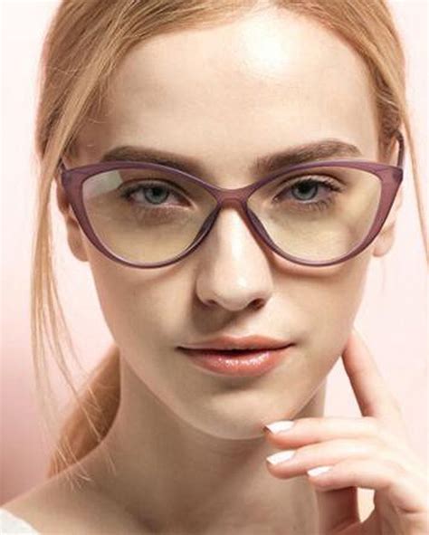 Model Kacamata Yang Cocok Untuk Kamu Si Wajah Bulat Bikin Tirus