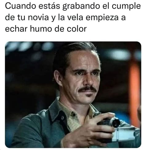 Yo Esperando A Que Mi Familia Me Diga Que Somos Millonarios Y Que Todo