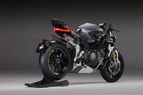 MV Agusta Superveloce 800 And Brutale 1000 RR To Be Unveiled At EICMA