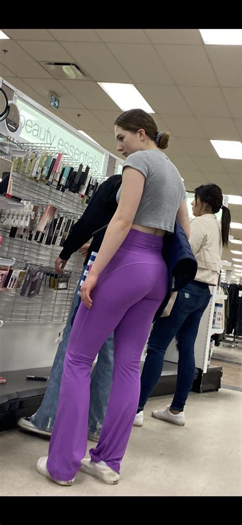 Fit Starbucks Blonde Showing Off In Purple Lu Lus Spandex Leggings