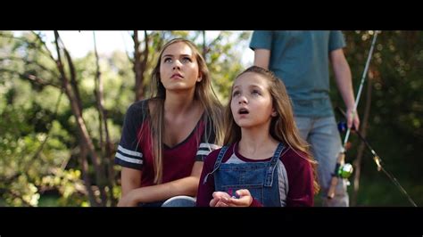 La Fille Qui Croyait Aux Miracles Bande Annonce Vf Vid O Dailymotion
