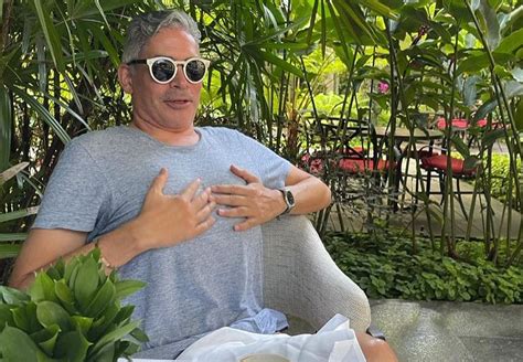 Boris Izaguirre está de vuelta a Venezuela y presume su plátano maduro