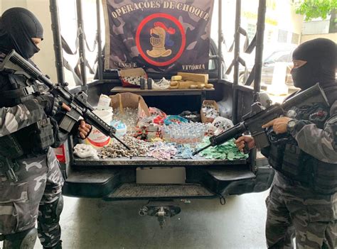 Polícia apreende 400 quilos de drogas em favela no Rio