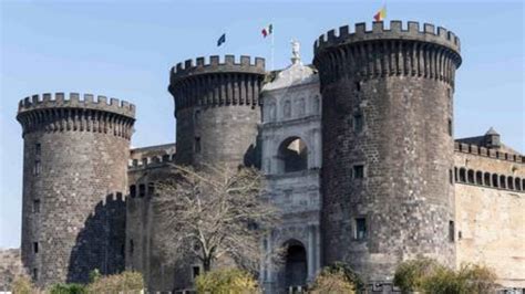 Napoli Oggi Riapre Il Maschio Angioino