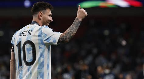 Piden Hasta 80 Mil Pesos Por La Figurita De Lionel Messi Legend Golden