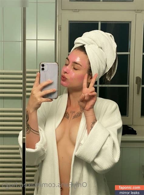 Messygirlnextdoor Aka Naked Hugs Nude Leaks Onlyfans Photo Faponic