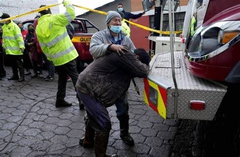 Tragedia en Ecuador Aluvión deja al menos 18 muertos en Quito La
