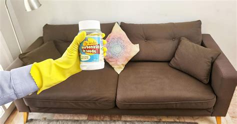 Comment nettoyer un canapé en tissu avec du bicarbonate de soude