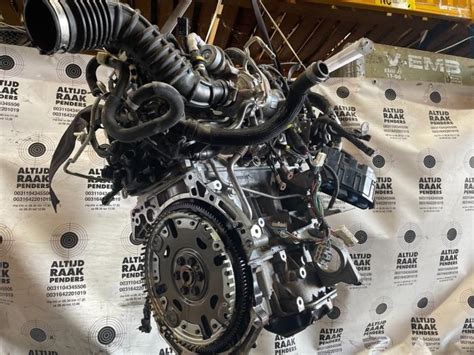 Engine Nissan Qashqai 1 2 DIG T 16V 30984A HRA2