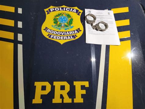 Em Brasileia AC PRF prende homem mandado de prisão em aberto