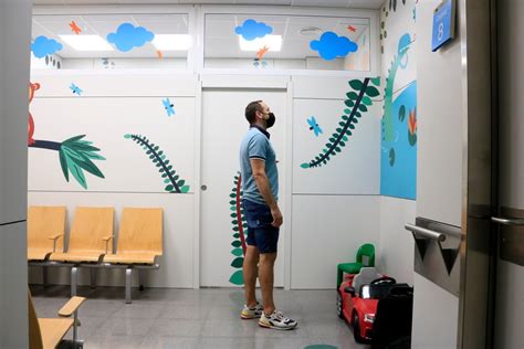El Hospital Vall d Hebron humaniza el camino de los niños hacia la zona