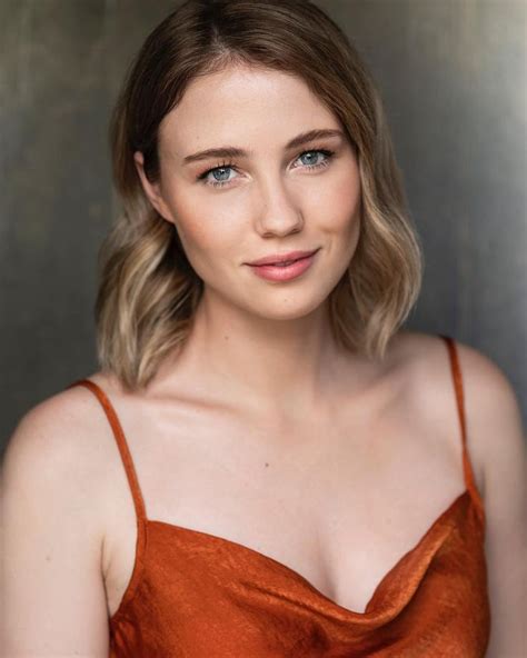 A Imagem Pode Conter 1 Pessoa Closeup Hair Styles Beautiful Women