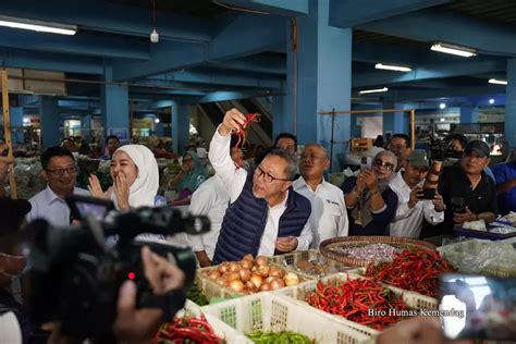 Tinjau Pasar Bulu Di Semarang Jelang Nataru Zulkifli Hasan Pastikan