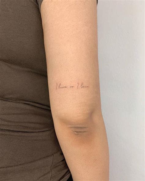 I Live So I Love Lettering Tattoo On The Tricep