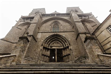 Photothèque Arnaud Frich Façade de l abbaye de la Chaise Dieu dans le