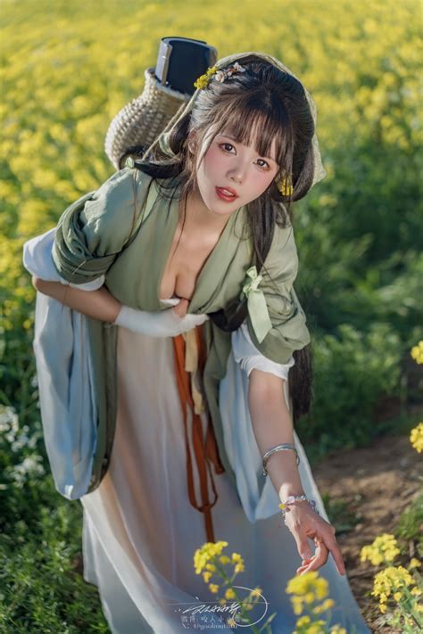 网紅博主 咬一口兔娘 黏黏团子兔 5月作品田耕记 74P 1V 1 39GB