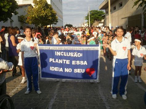 Educação Inclusiva Desfile cívico