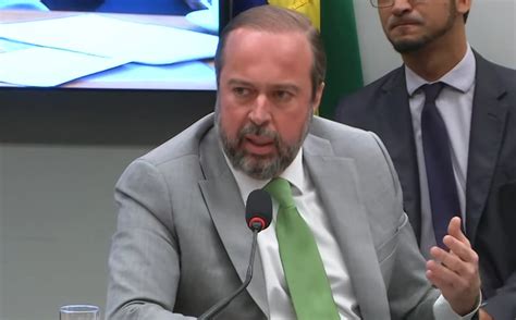 Ministério estuda volta do horário de verão em meio à crise hídrica