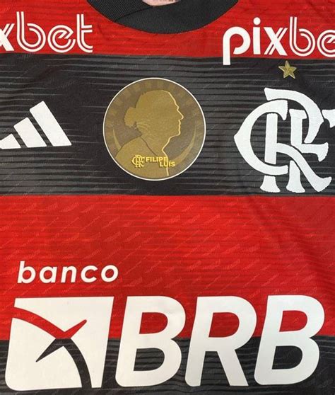 Filipe Luís e Rodrigo Caio terão patch centralizado na camisa do