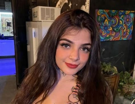 Combien Karely Ruiz gagne t elle sur OnlyFans par mois Trucothèque