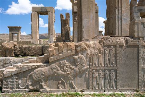Ruínas Estátuas E Murais Da Antiga Cidade Persa De Persépolis No Irã