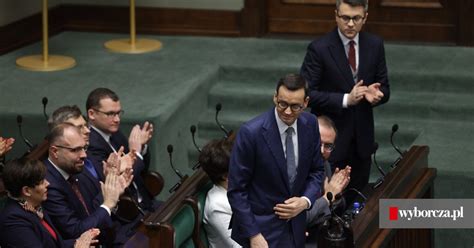 Morawiecki się żegna PiS wraca z pakietem demokratycznym dla opozycji
