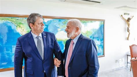 Jantar para Campos Neto e eleições azedam relação de Lula Tarcísio