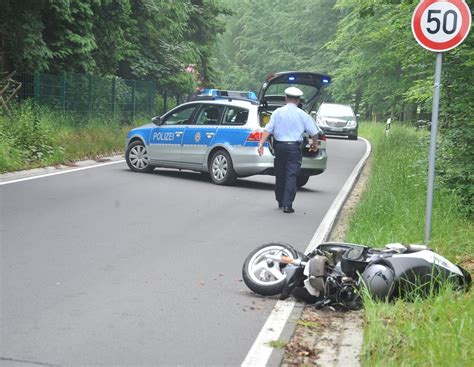 15 jähriger Rollerfahrer schwer verletzt Lokales IVZ aktuell