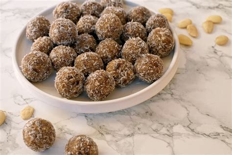 Energy Ball Dattes Amandes Coco Energy Ball Dates Almonds Coconut