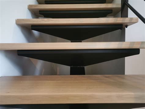 Escalier Droit Avec Limon Central En Acier Lo Design