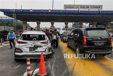 Kecelakaan Beruntun Di Gerbang Tol Halim Jasa Marga Pastikan Tak Ada