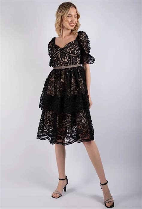 Rochie Din Dantela Neagra Cu Volane Dasha Ro