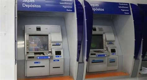 Dupla é presa enquanto roubava caixa eletrônico em agência bancaria