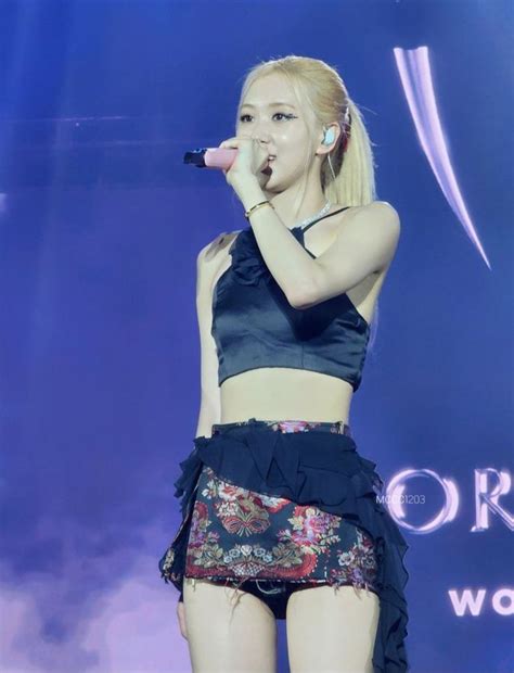 Pin by Maty Blink on 𝐑𝐨𝐬𝐞𝐑𝐨𝐬𝐢𝐞 Pink tour Blackpink