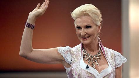 Desiree Nick posiert nackt redet offen über Sex mit Männern und Frauen