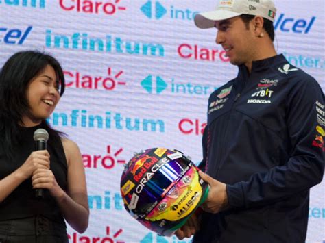 Checo P Rez Present El Casco Que Usar En El Gp De M Xico Lado Mx
