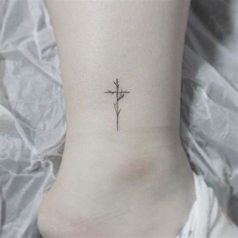 Tatuagem De Cruz Veja Desenhos Que Refletem F E Esperan A Eu Total