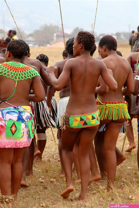 Naked Virgin Zulu Girls Bathing Sexy Photos