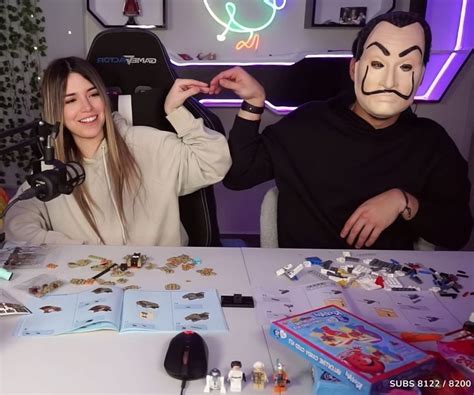 Pin de 𝑆𝑎𝑚 en Streªmers en 2023 Famosos divertidos Fotos de