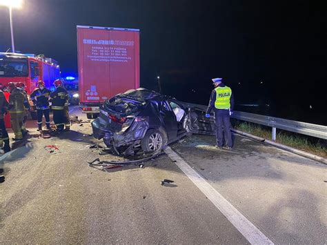Śmiertelny wypadek na A1 w Brzozie pod Piotrkowem 3 11 2020 Zderzyły
